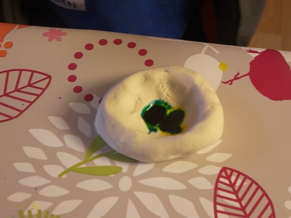 Pâte à modeler sans cuisson prête en 5 minutes : facile