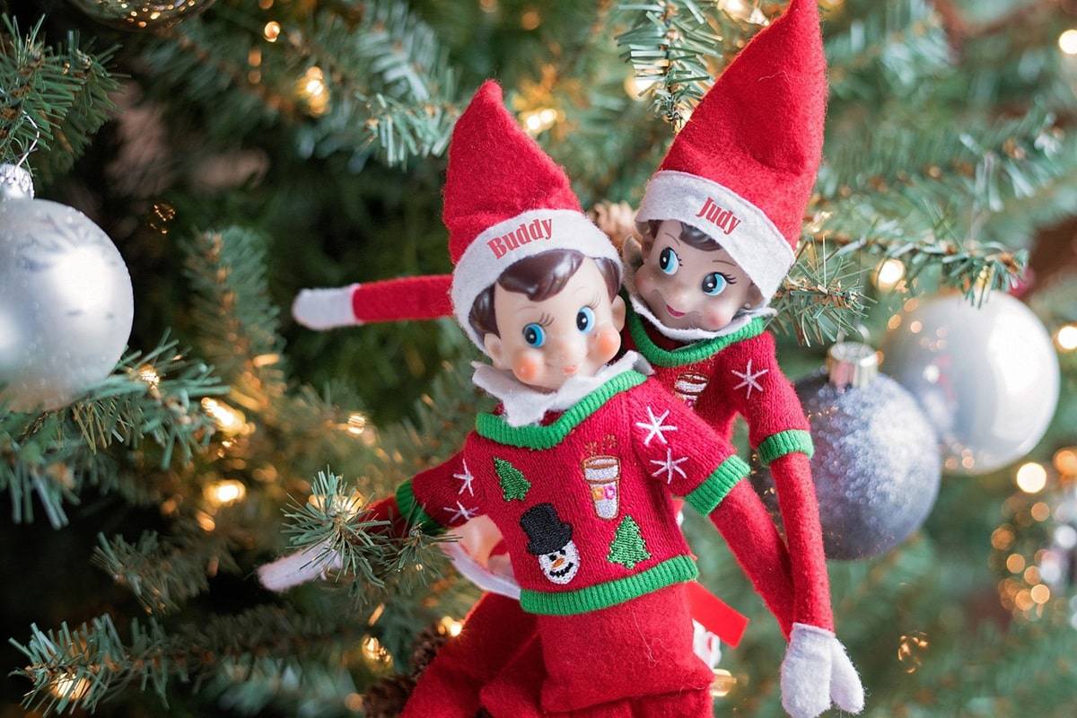 Elfe sur l'Étagère (Elf on the Shelf) : guide de la tradition de Noël